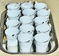 Birgit's Daily Bytes: Cute Bucket Desserts